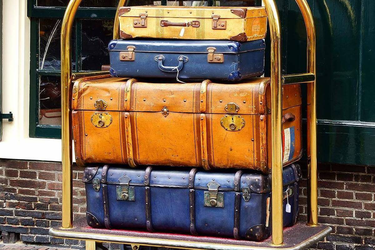The Ultimate Guide to Airbnb Luggage Storage | Hosty blog